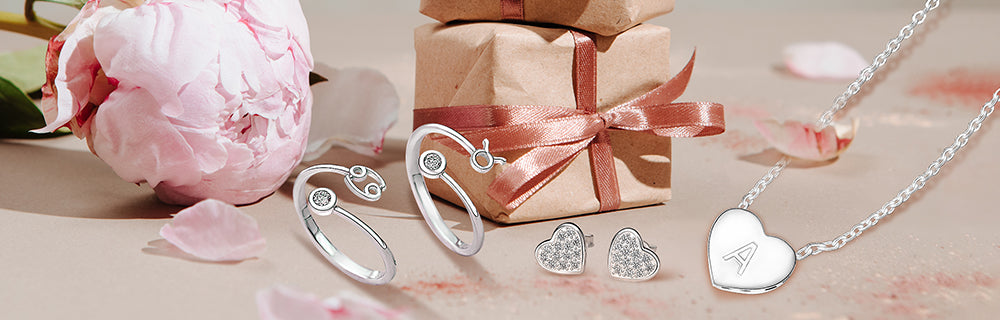 Why Sterling Silver Jewelry Make Timeless Gifts - Eleganzia Jewelry